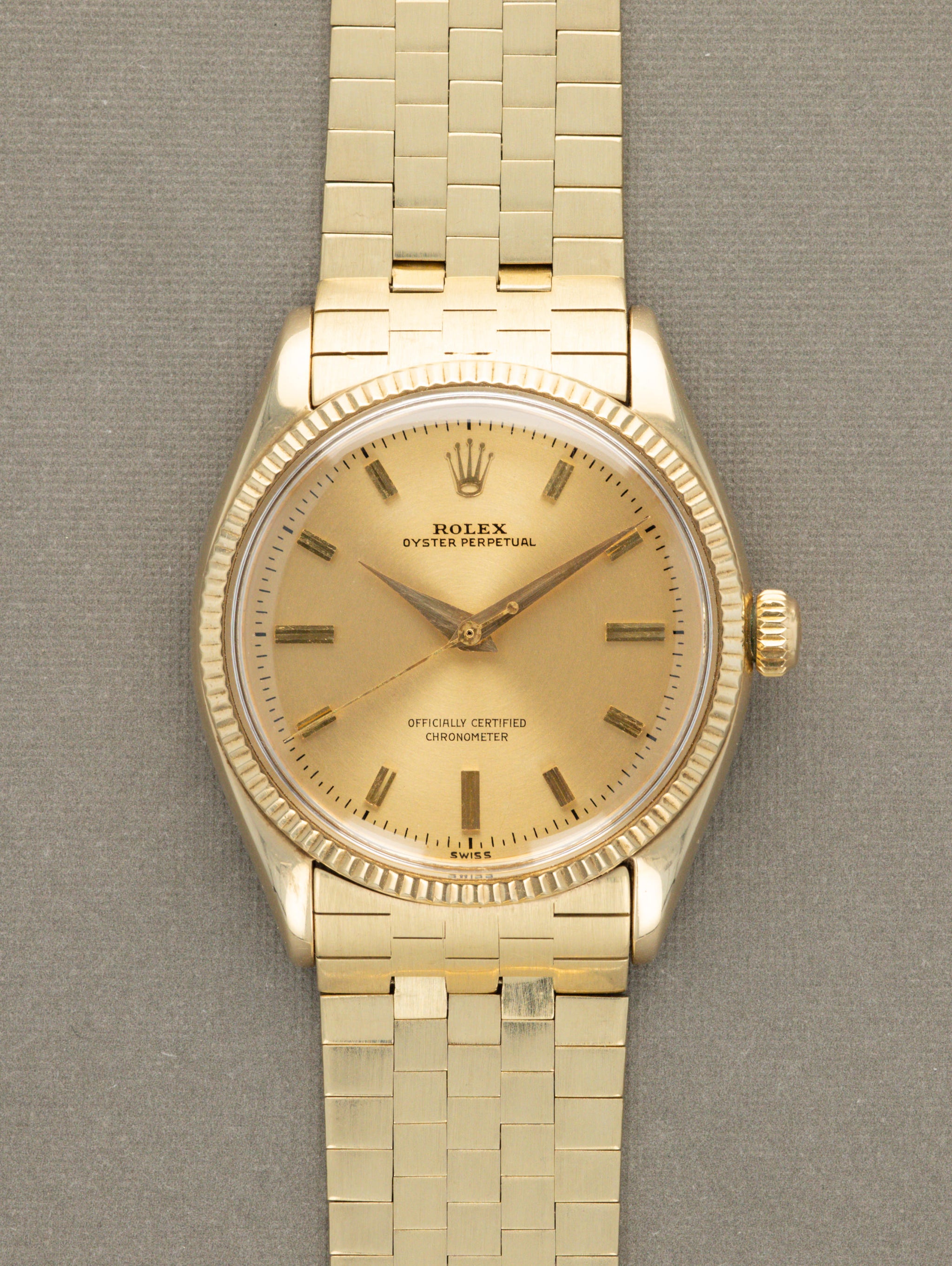 Rolex Oyster Perpetual Ref. 6567 - Champagne 'Concentric' Dial